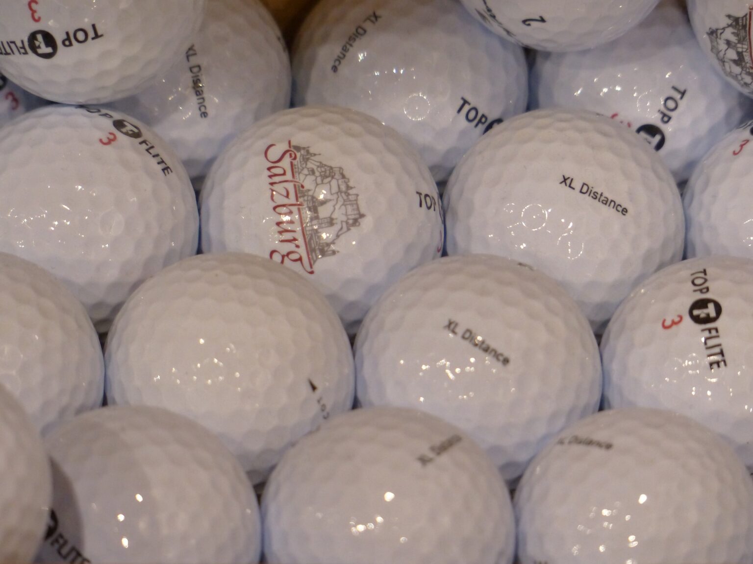 What are the different types of golf balls: 12 Types of golf balls.